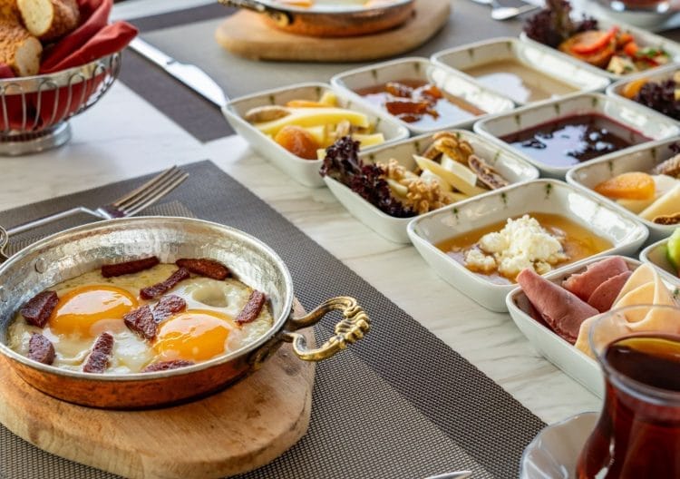 Dining – 4 Star Hotel in Sultanahmet Istanbul | Yasmak Sultan Hotel